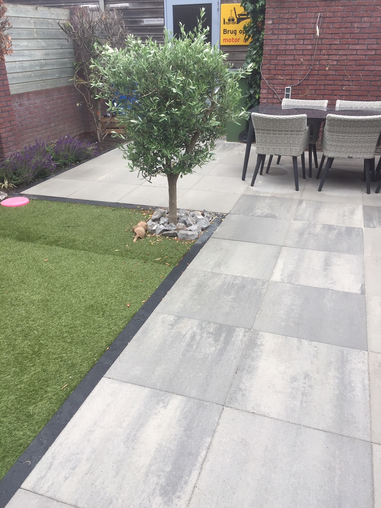 H2O comfort square 60x60x4 cm concrete | Klinkervisie B.V.