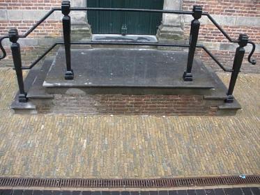 Oude gebakken IJsseltjes Geeltjes (op pallets) | Klinkervisie B.V.